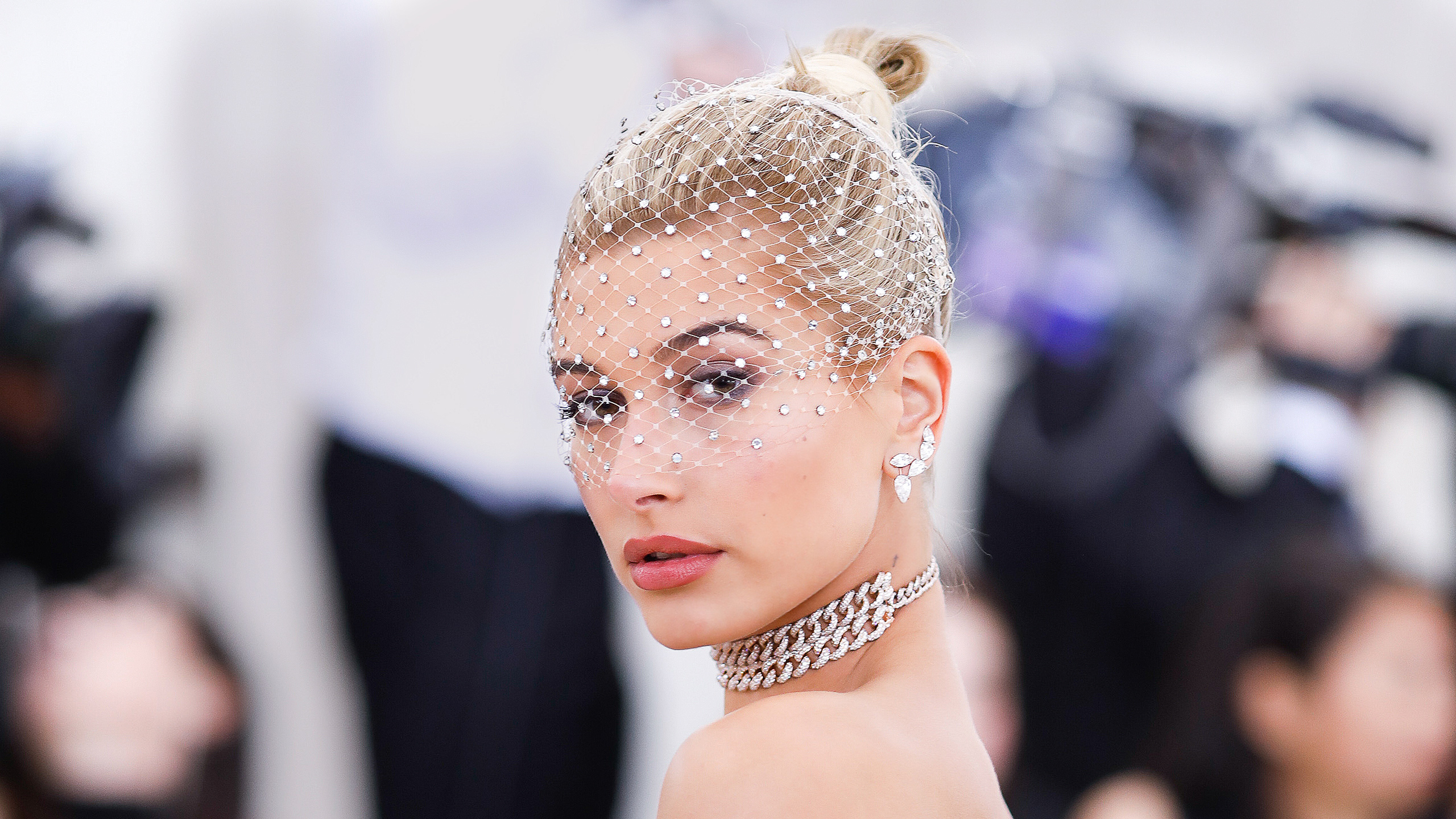 7 Rings: A Peek Inside Hailey Bieber's Jewelry Looks - Natural Diamonds