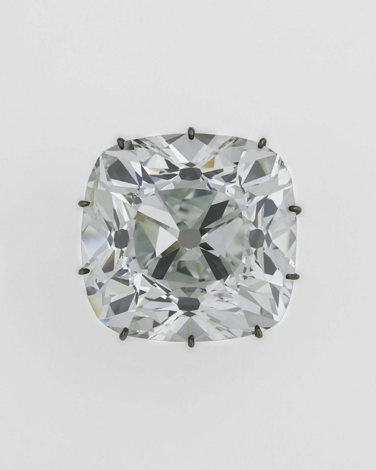 Famous Cursed Diamonds: 6 Stories That Will Shock You