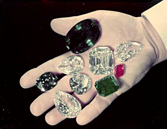 Le Diamant Hope : Mythe, Science et Fascination autour d’un Diamant ...