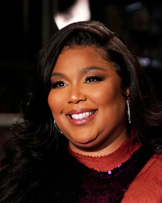 Lizzo Hosts SNL Wearing Diamond Earrings from EDDI’s Made By Malyia ...