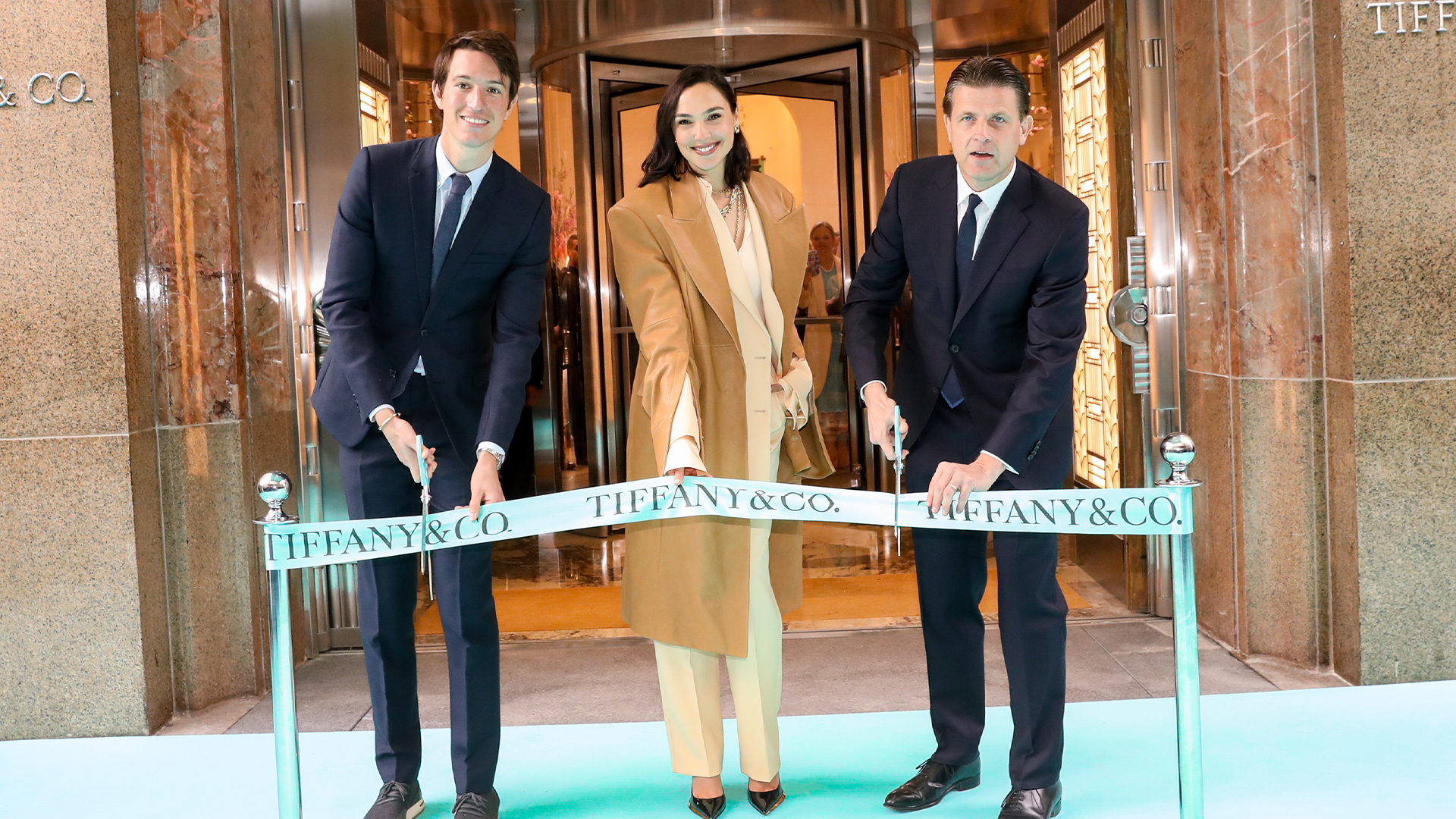 Tiffany & Co's Landmark Opens on Fifth Avenue, Sparkling In Diamonds ...