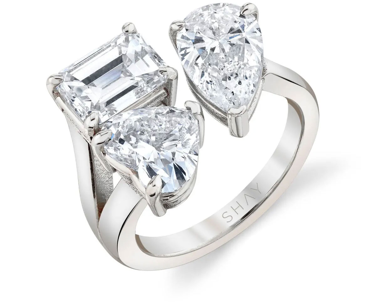 15 Dazzling Multi-Stone and 3-Stone Engagement Rings - Natural Diamonds