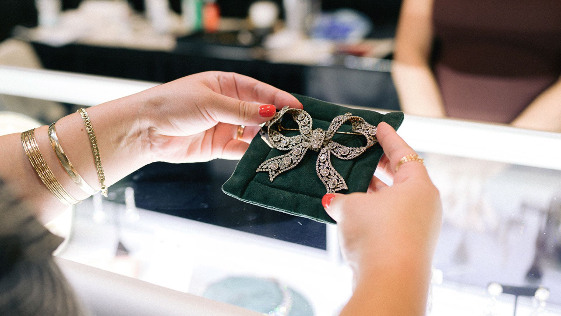Natural Diamond Jewelry at the Miami Antique Show
