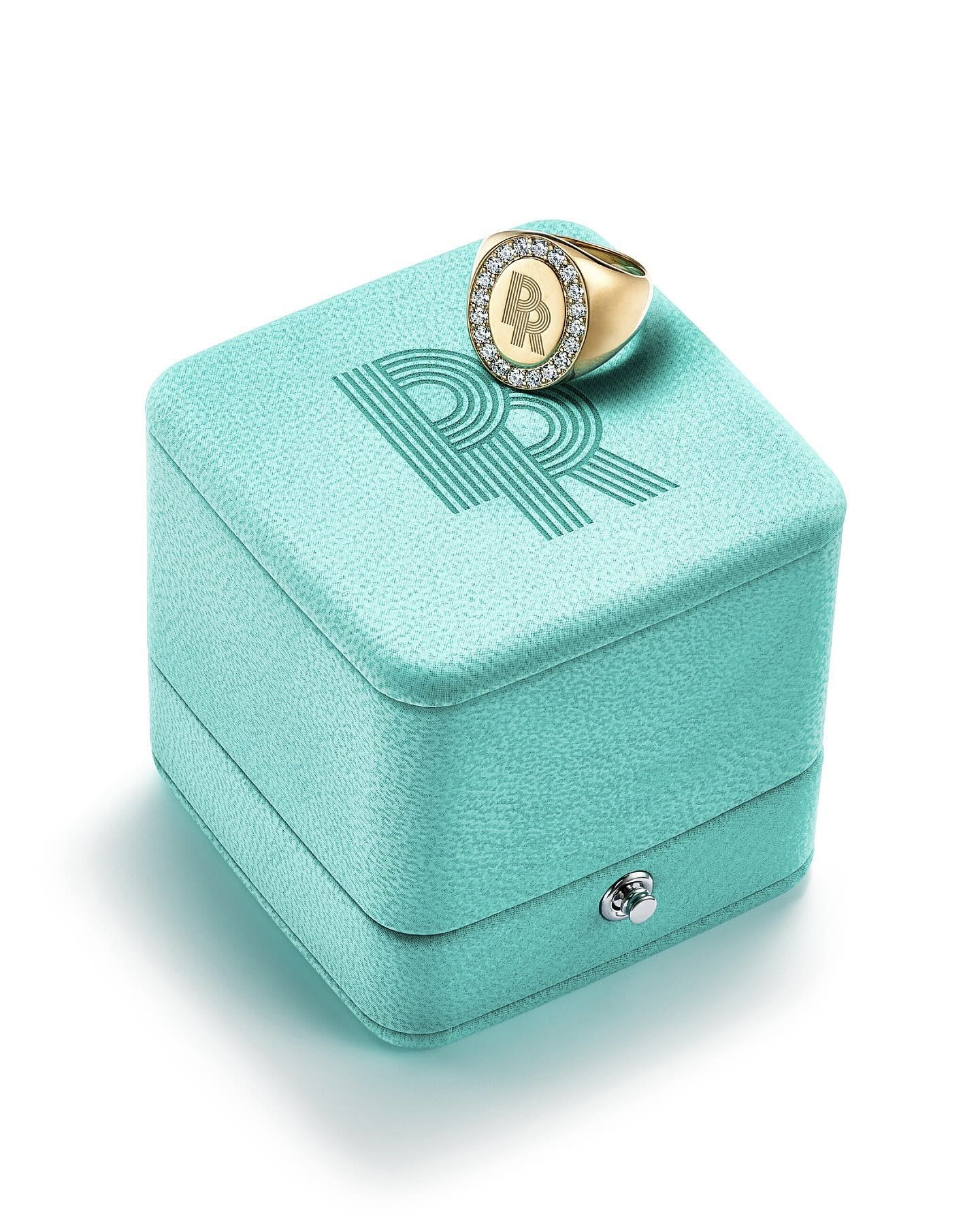 12 Stunning Diamond Signet Rings for Bold, Unisex Style