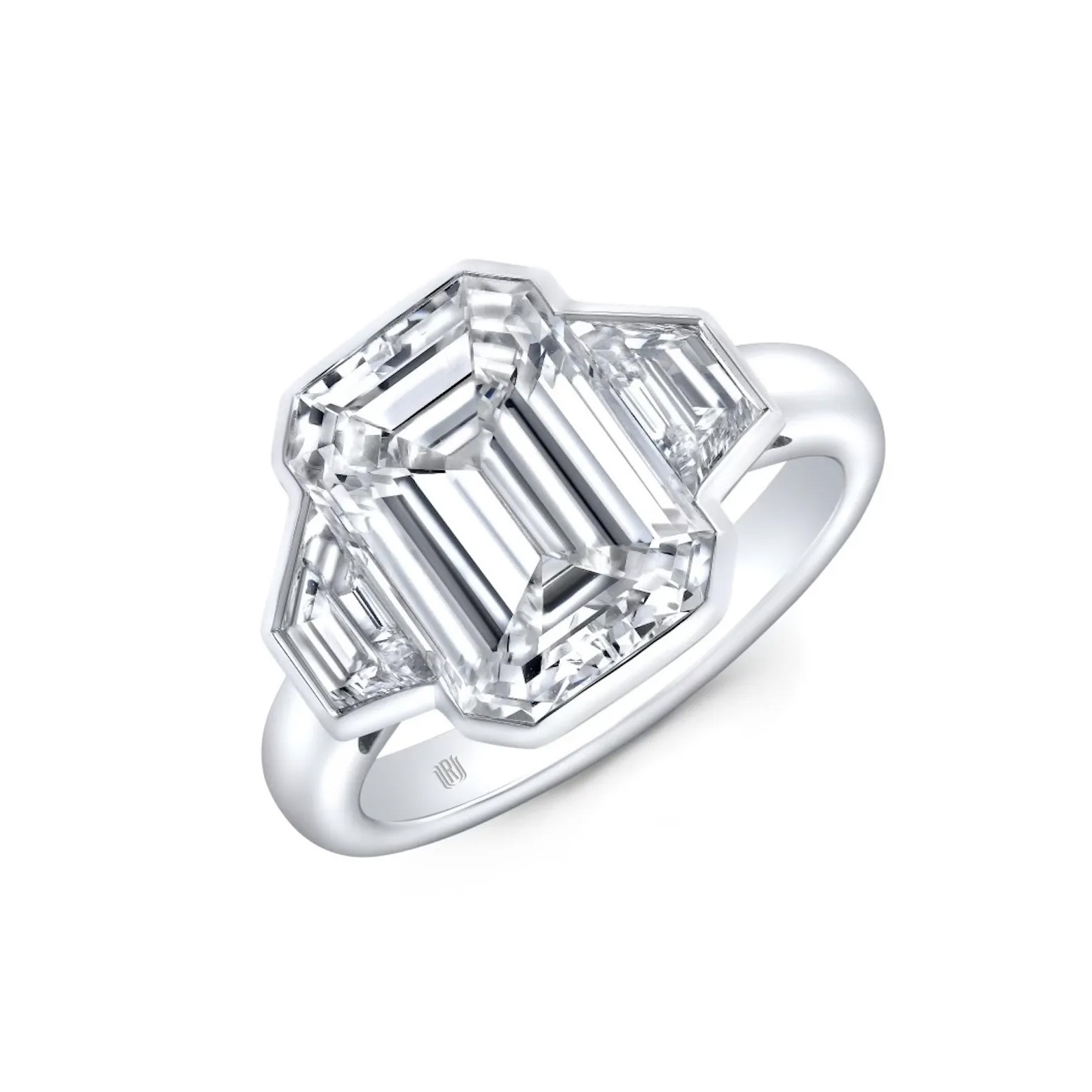 Why Framed Diamond Engagement Rings Are the Trend to Know