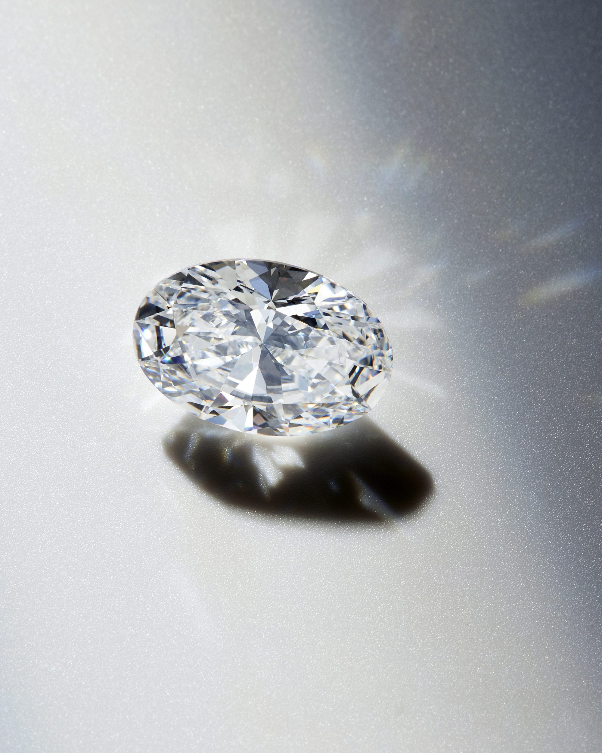 Lab-Grown Diamonds vs Natural: How to Buy the Right One