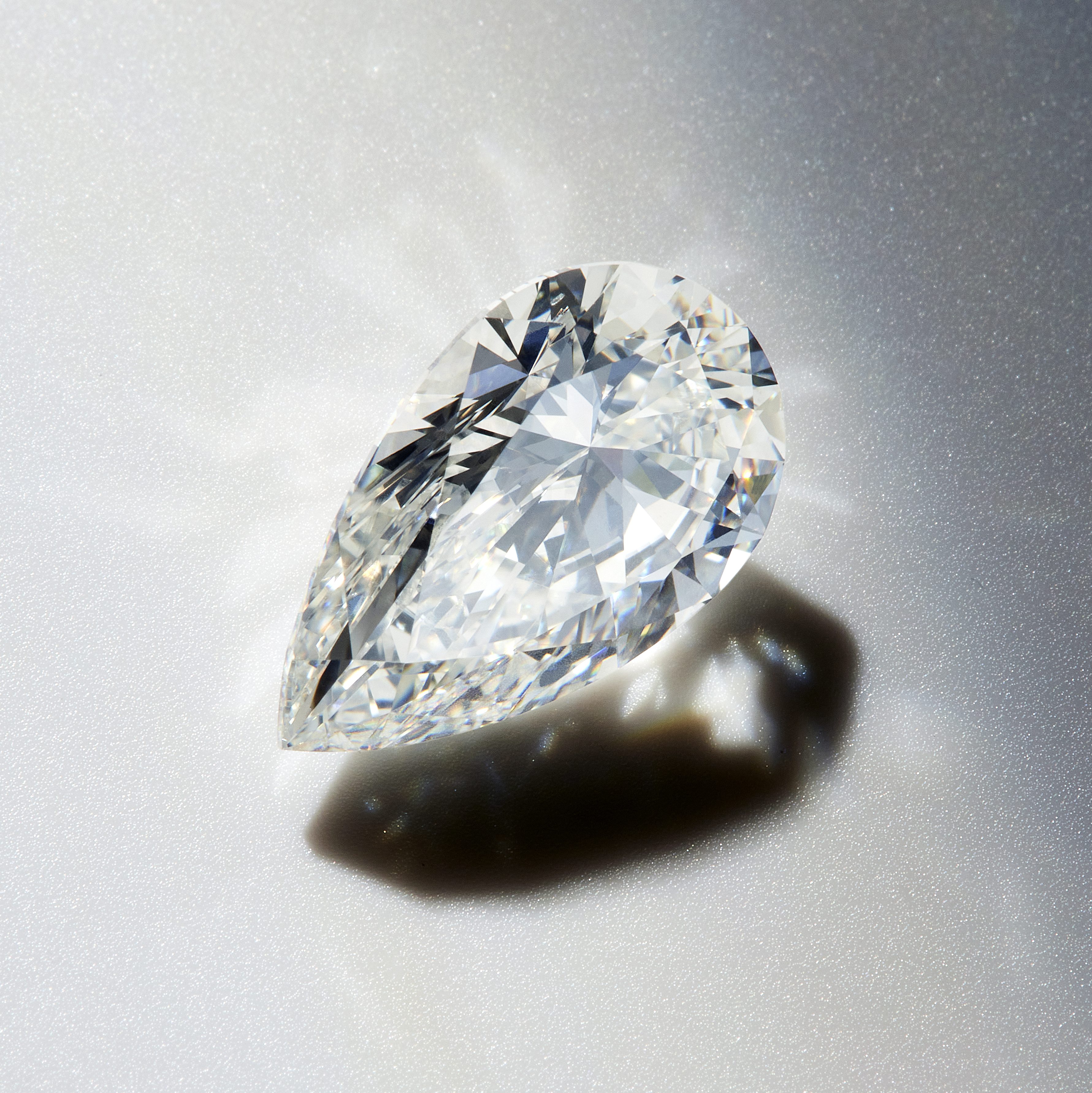 Diamond Shape Guide: Maximize Style and Visual Impact