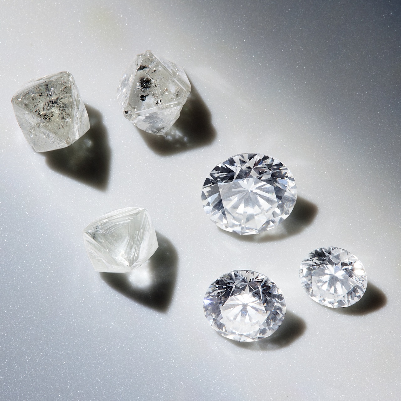 Moissanite vs Diamond: 8 Major Differences You Should Know