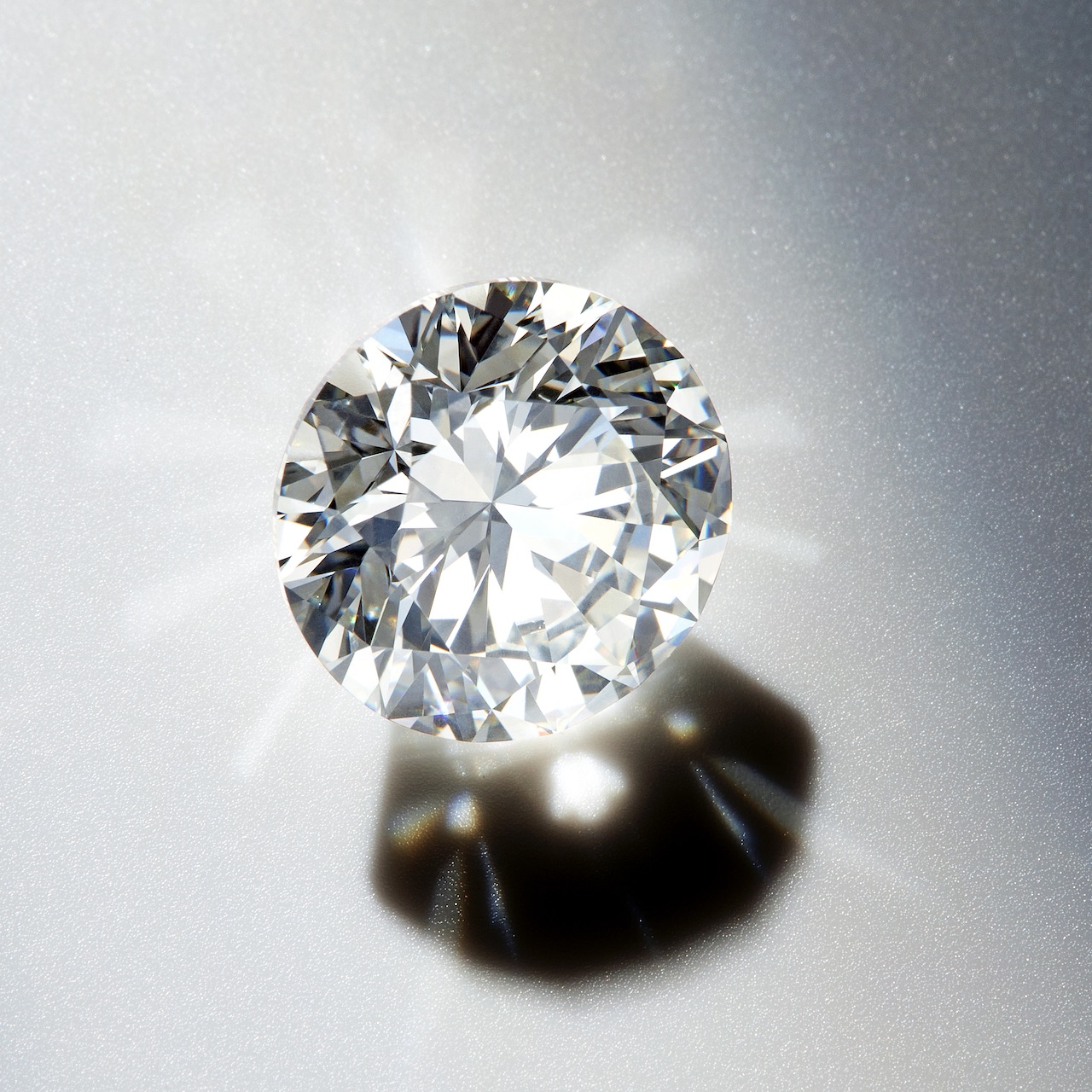 Moissanite vs Diamond: 8 Major Differences You Should Know