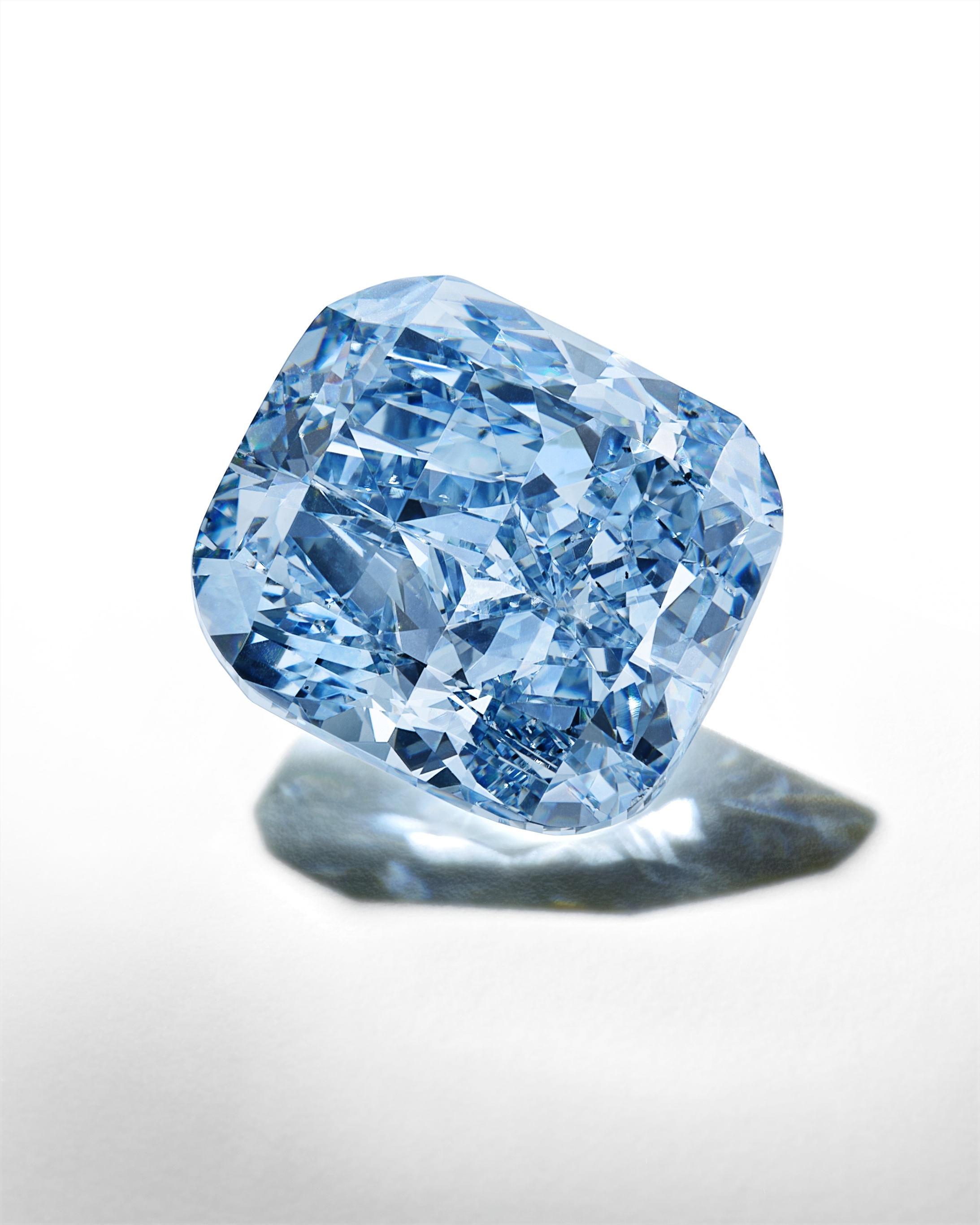 Blue Diamond: The Awe-Inspiring Beauty of a Rare Gem