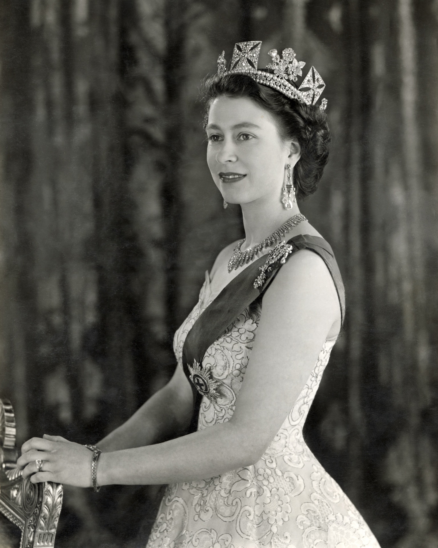 Inside Queen Elizabeth II’s Stunning Diamond Jewels