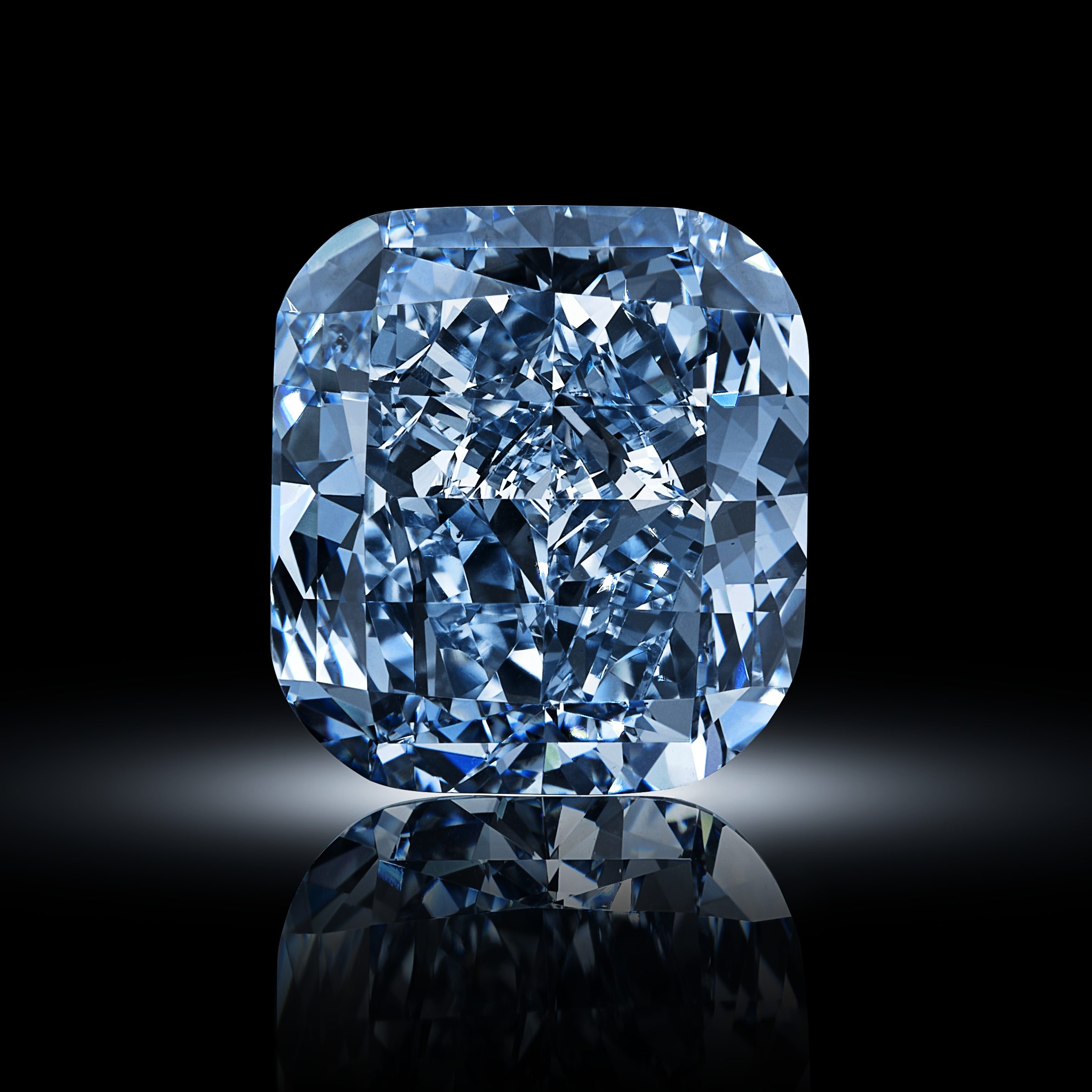 Blue Diamond: The Awe-Inspiring Beauty of a Rare Gem