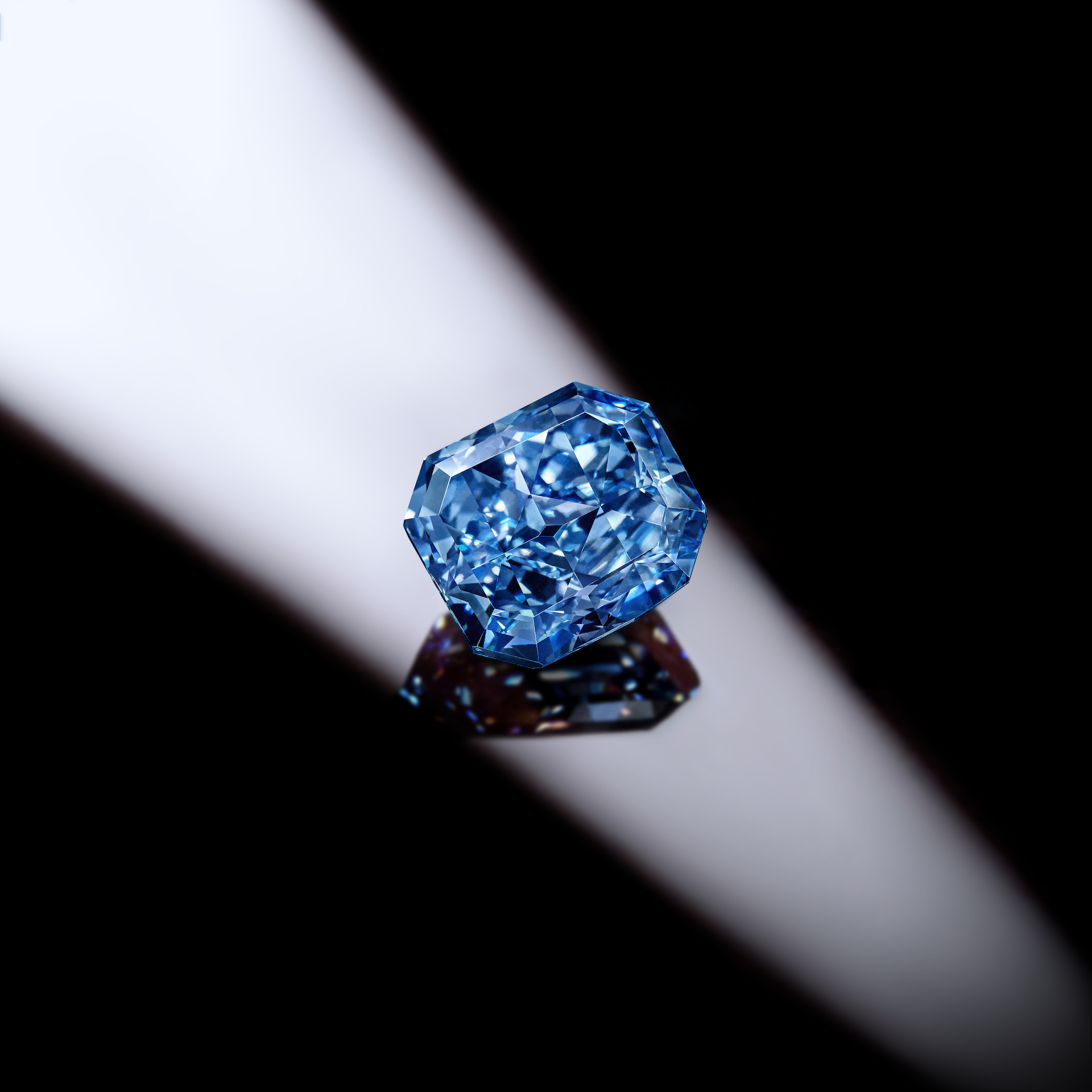 Blue Diamonds and Their Remarkable Link to Ancient Oceans