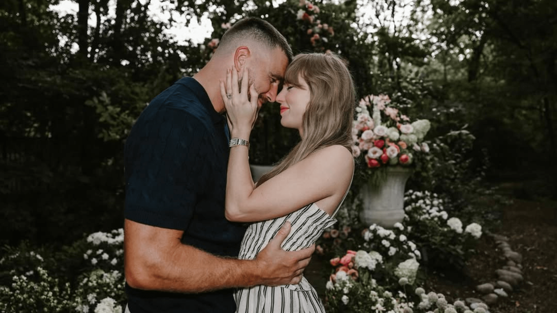 Taylor Swift Engaged: Inside Her Stunning Engagement Ring