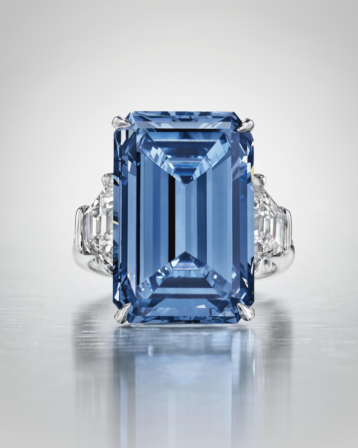 Oppenheimer Blue Diamond: A Stunning 14.62-Carat Marvel