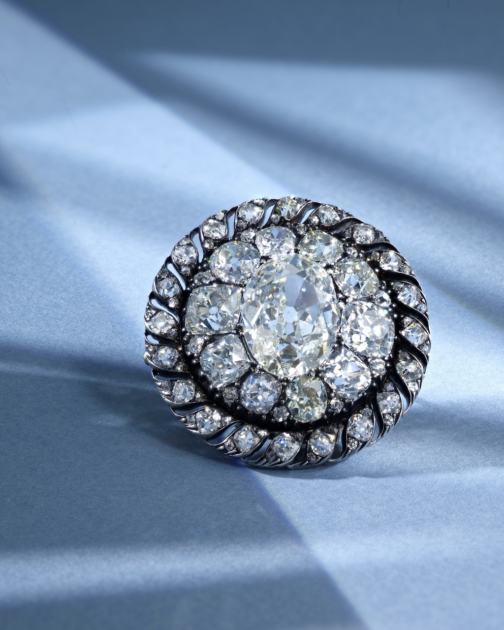 Sotheby's Geneva Unveils Record Breaking Diamonds at Auction