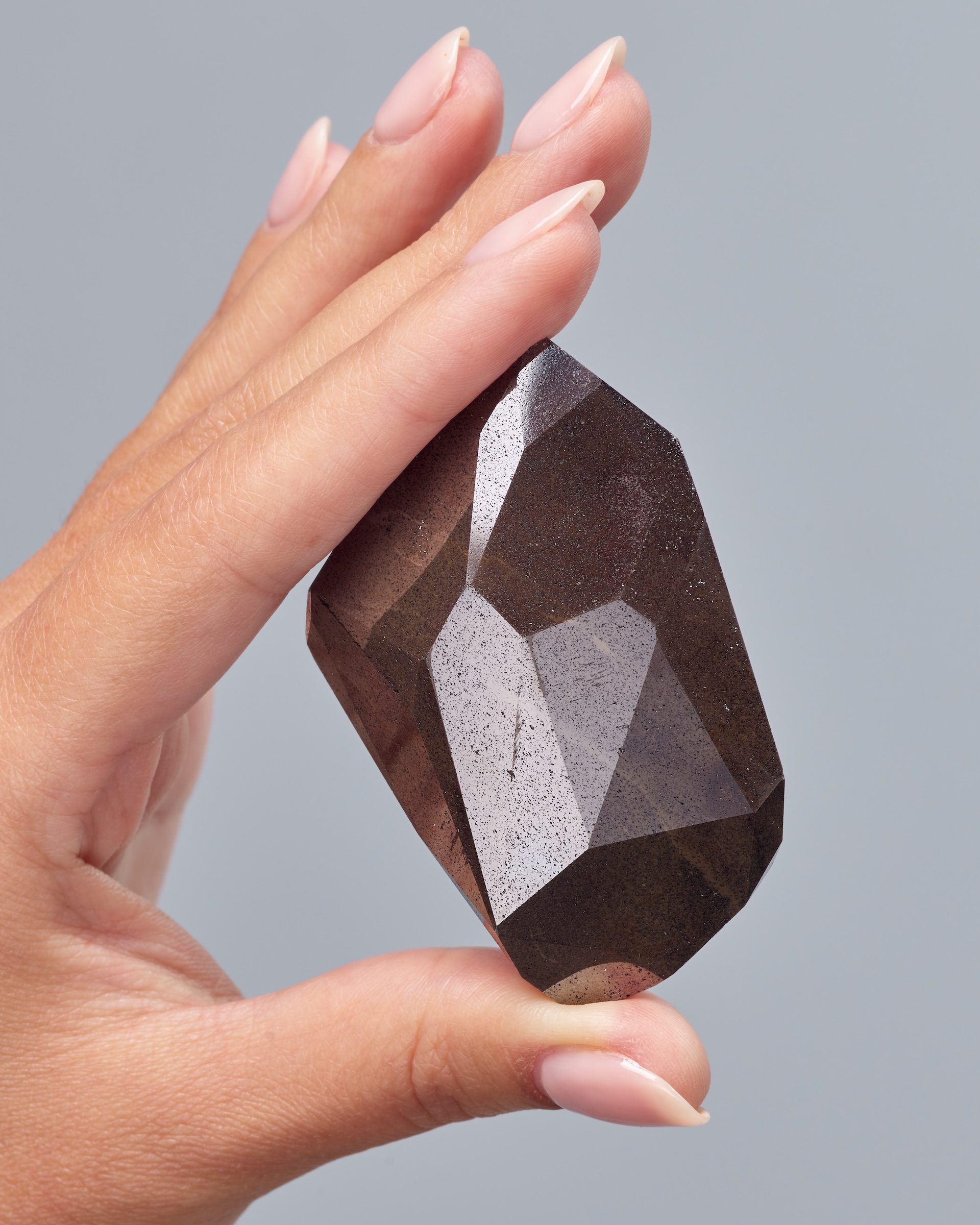 Black Falcon Diamond: The Fascinating 3-Billion-Year-Old Gem