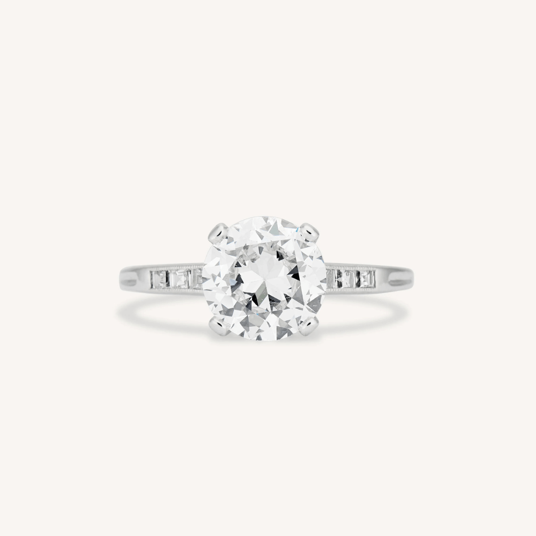10 Carré Cut Diamonds with Vintage Flair and Timeless Appeal