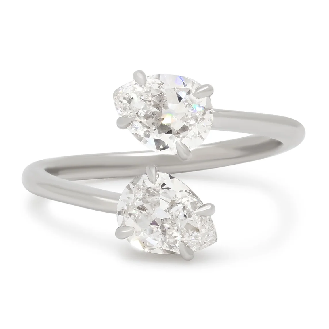 Bypass Rings Are the Retro Trend Couples Love