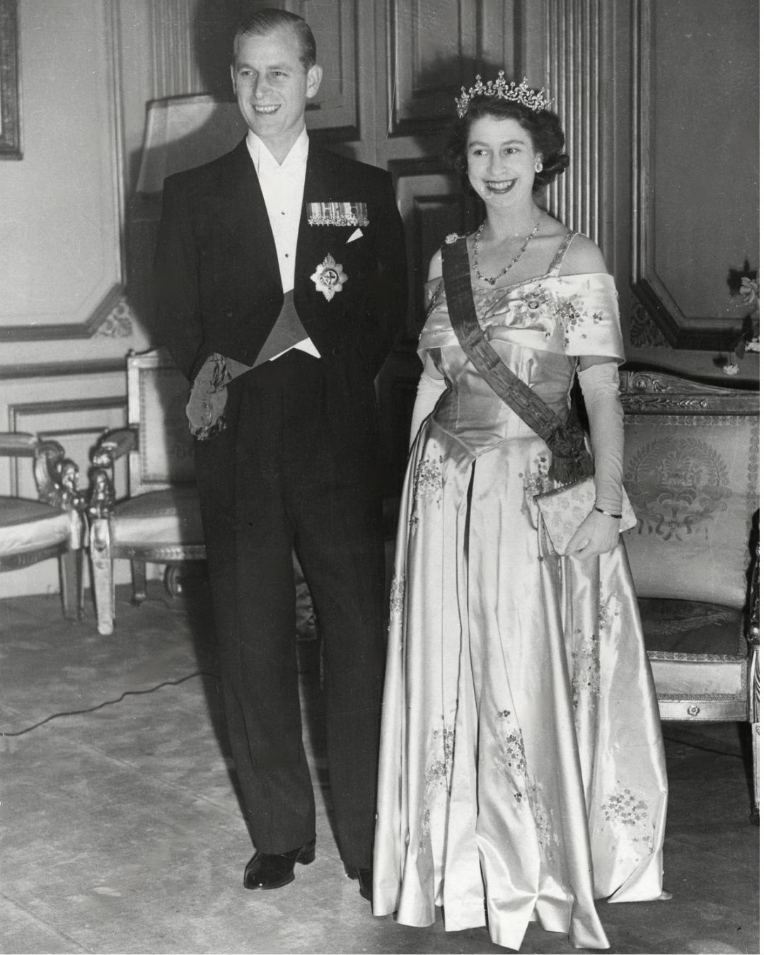 Queen Elizabeth II: Her Life In Style's Offers Look at Stunning Royal ...